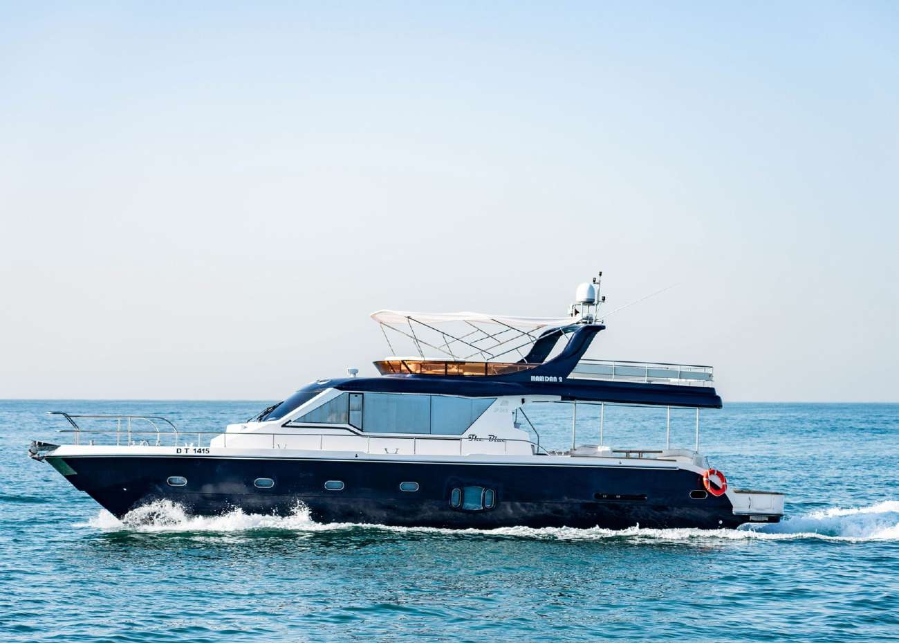 65 FEET LUXURIOUS YACHT - Yacht Rental Dubai
